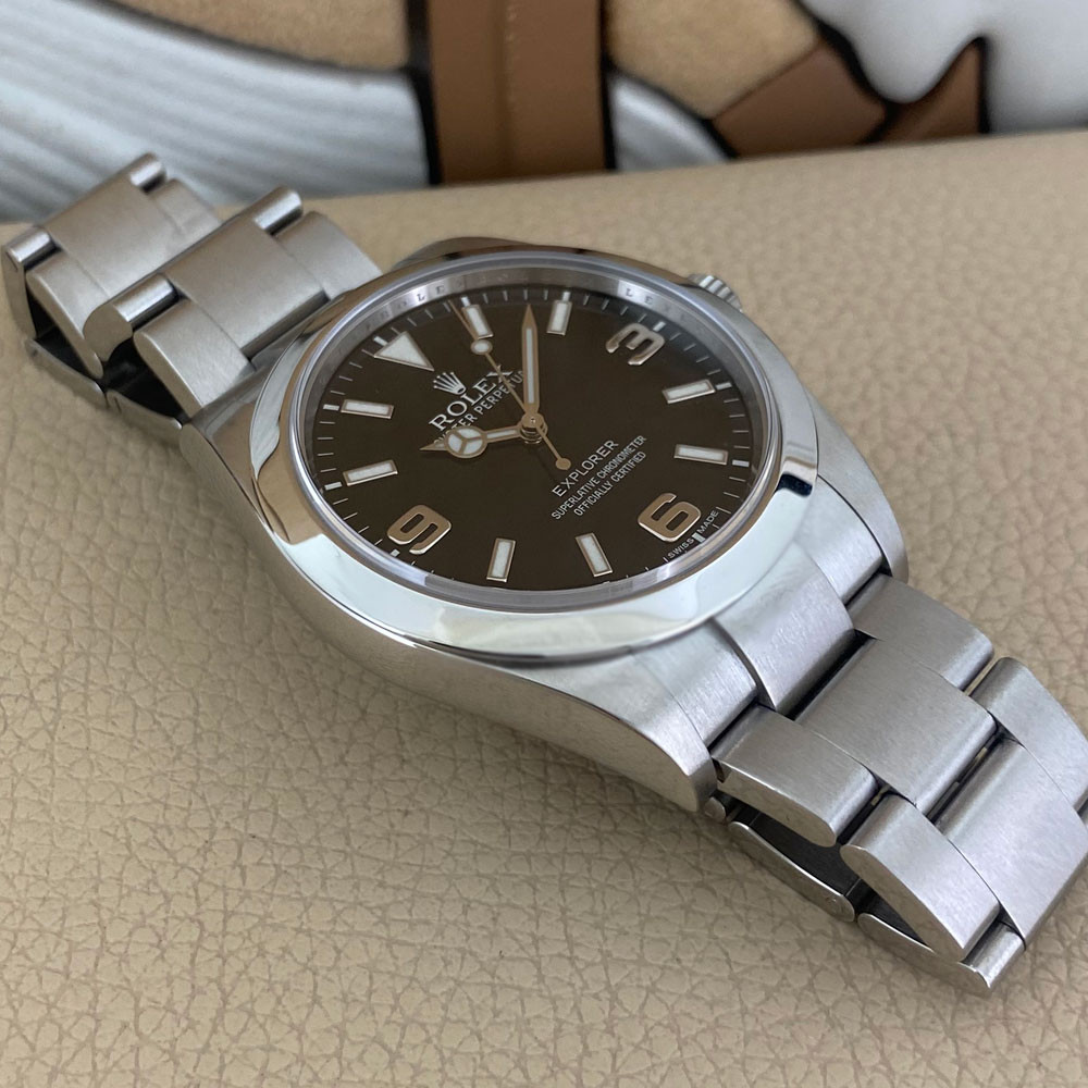 Rolex Explorer 39 MM 214270