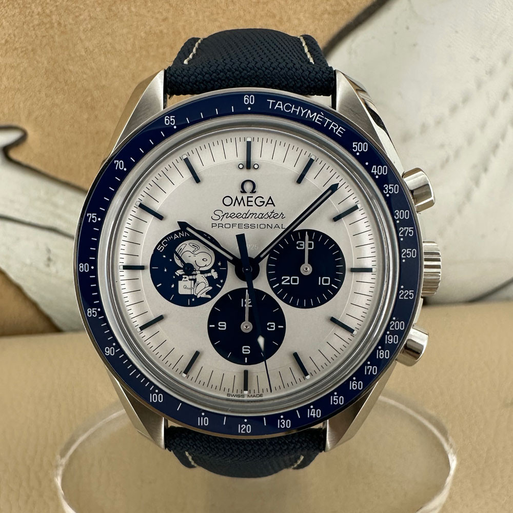 Omega Speedmaster Silver Snoopy Award 31032425002001